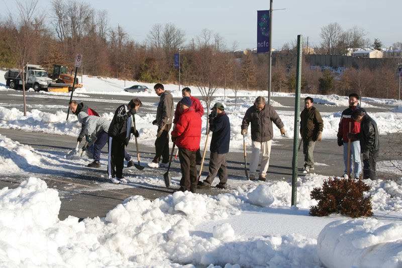 휄로쉽 교회 사진 게시판 - 제설 작업 모습 - MD